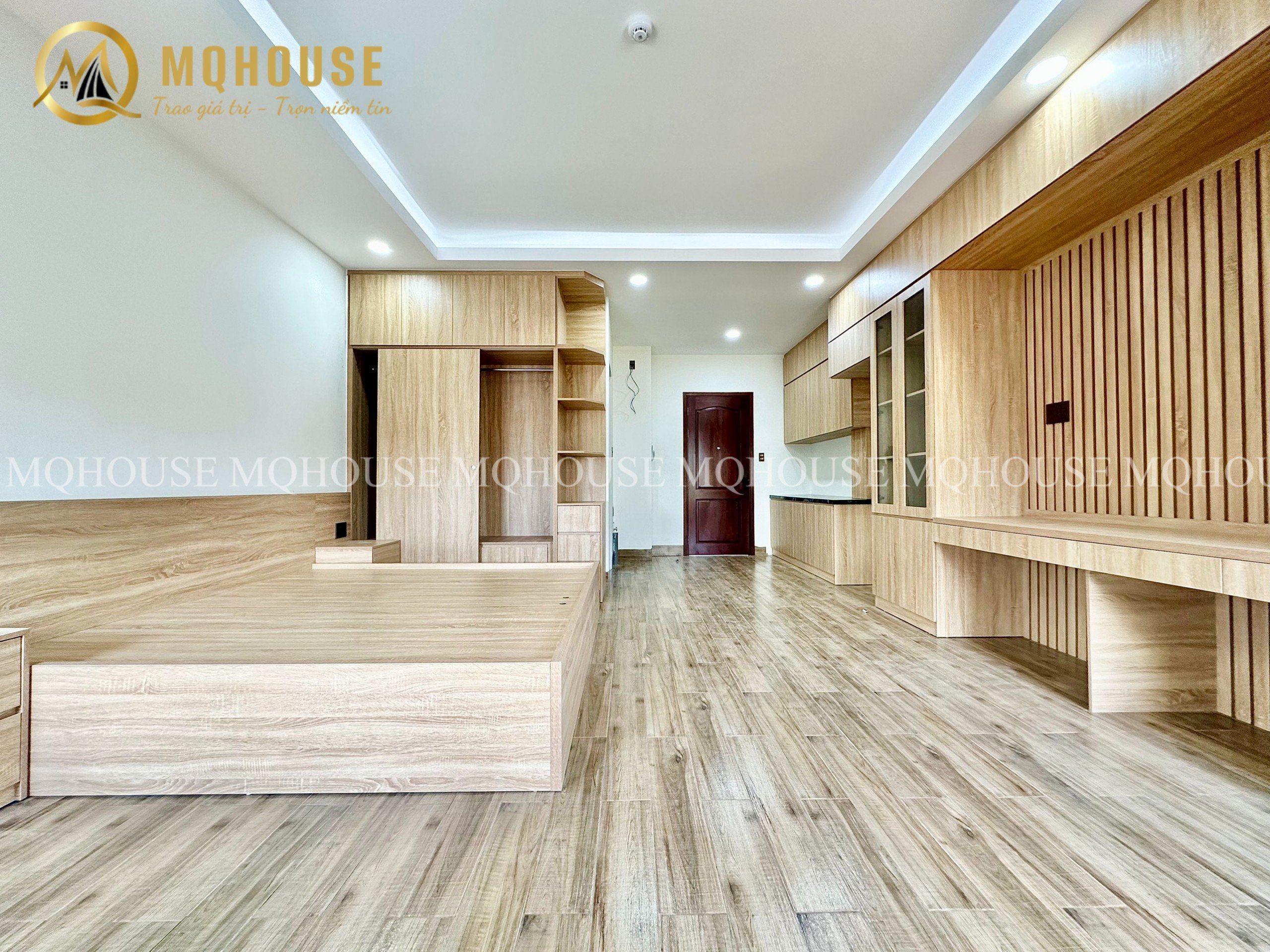 CHDV full nội thất mới 100% ban công cực rộng ngay khu vực lăng cha cả ...